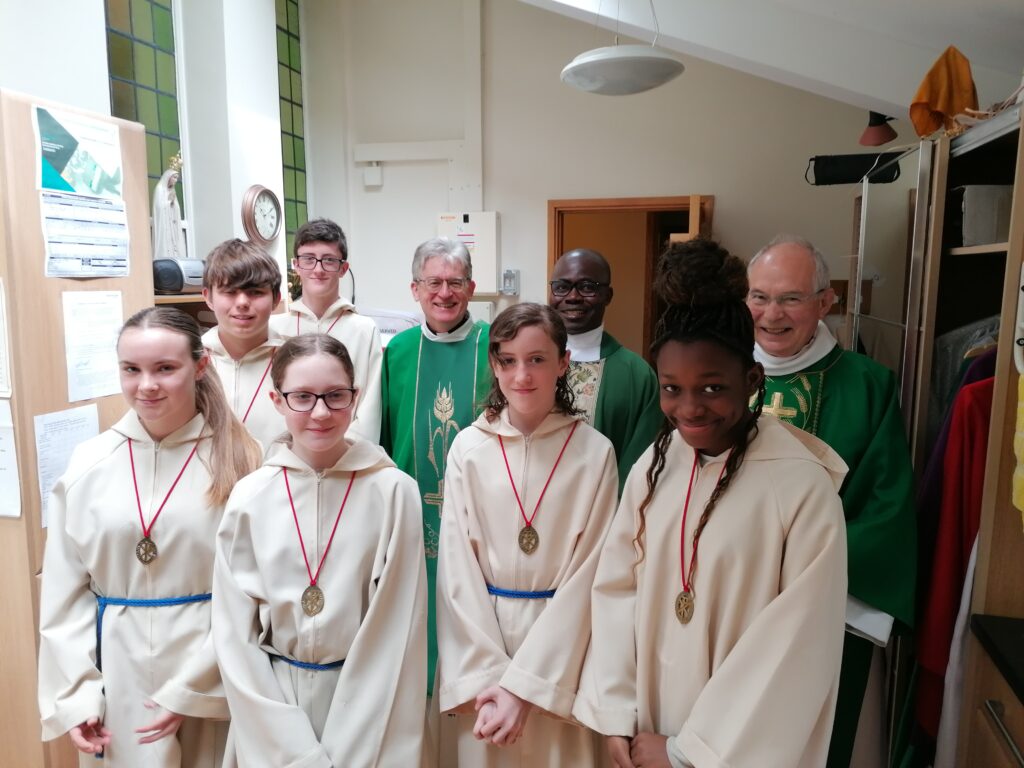 Altar Servers Enrolled into the Guild of St Stephen at High Green ...